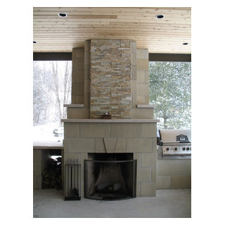 Outdoor Kitchen and Fireplace - Craftsman - Patio - Toronto - by ...