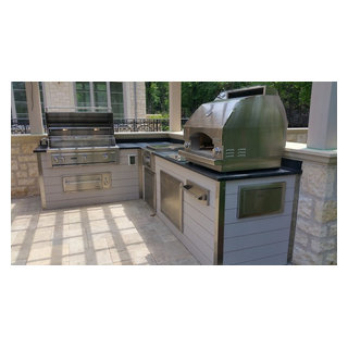 Outdoor kitchen with painted wood finish - Modern - Courtyard - Toronto ...