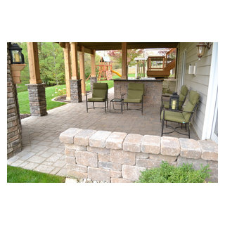 Paver Patio, Bar Top and Seatwall - Klassisch - Patio - Sonstige - von ...