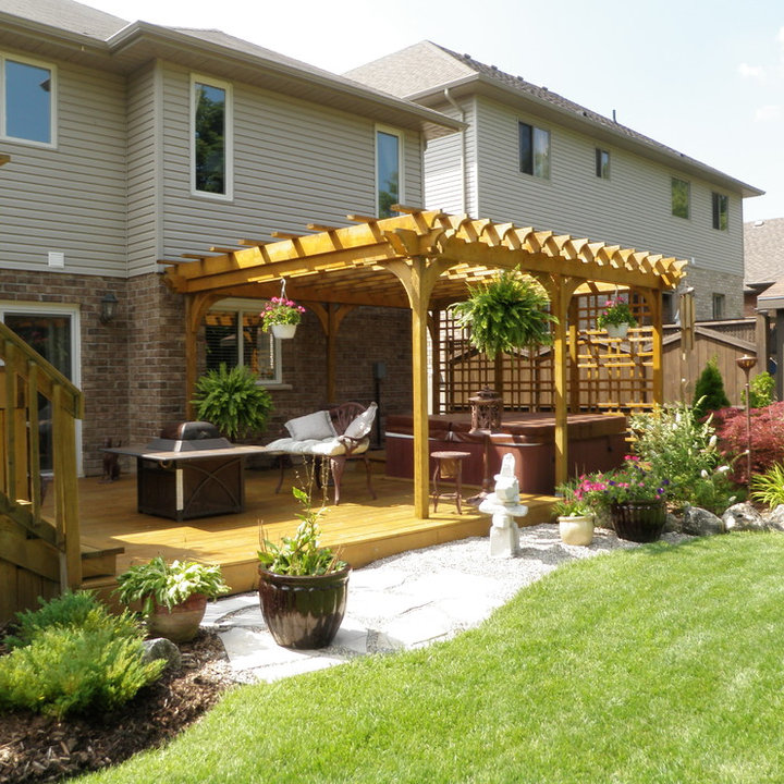 Pergola Privacy - Photos & Ideas | Houzz
