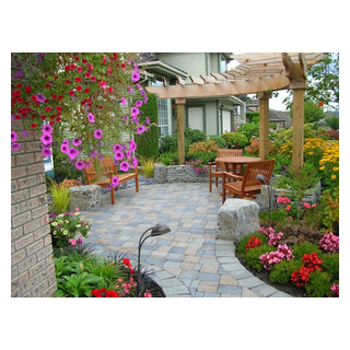 Poco - Traditional - Patio - Vancouver - by Pacifica Landscape Works ...