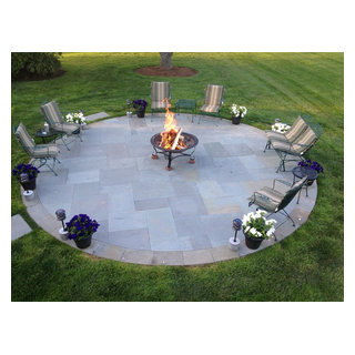 Radius flagstone terrace with compass feature - Traditional - Patio ...