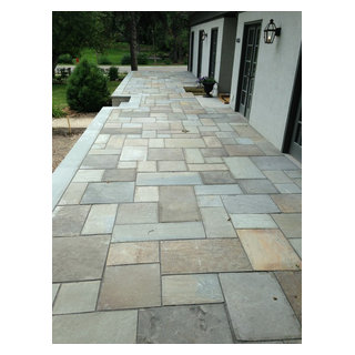 Raised Terrace Bluestone Patio in Edina - Traditional - Patio ...