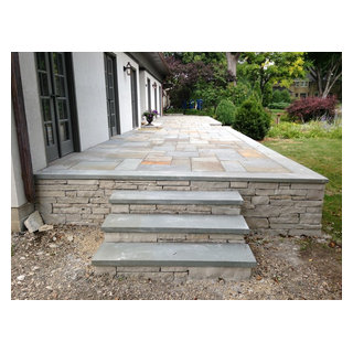Raised Terrace Bluestone Patio in Edina - Classique - Terrasse et Patio ...