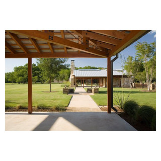 Ranch House - Rustic - Patio - Austin - by Foursquare Builders | Houzz