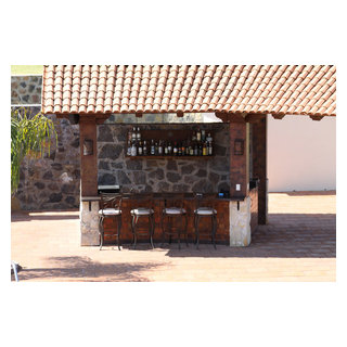 Rancho Joconol - Traditional - Patio - Mexico City - by Sierra Copper ...