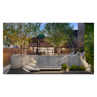 Sport Court & Patio Beyond - Contemporary - Patio - Chicago - by dSPACE ...