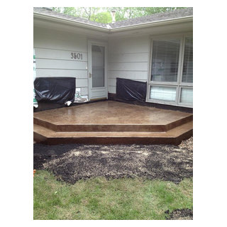 Step down patio- seamless stamped pattern - Modern - Patio ...