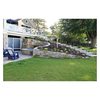 Stone Hot Tub, Patio and Steps - Clásico - Patio - Nueva York - de ...