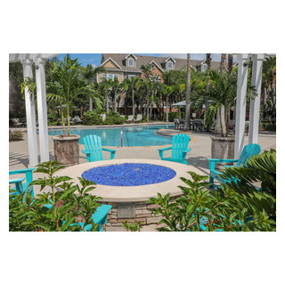 Tampa Luxury Townhome & Apartment Clubhouse Fire Pit - Patio - Tampa ...