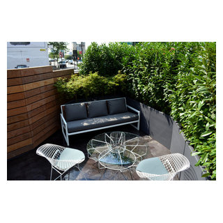 Tribeca Backyard Garden by Jeffrey ERb - Contemporary - Patio - New ...