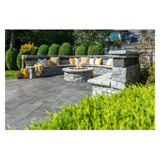 Unilock Umbriano Patio and Rivercrest Fire Pit and Seat Wall ...