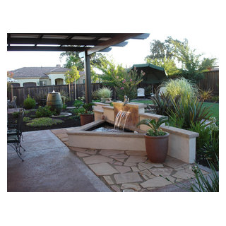 Water Feature with stucco and tile back splash - Traditional - Patio ...