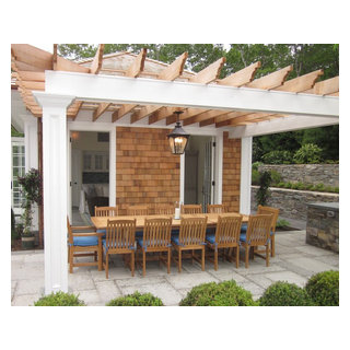 Water Mill pool house outdoor dining under pergola - Classique Chic ...