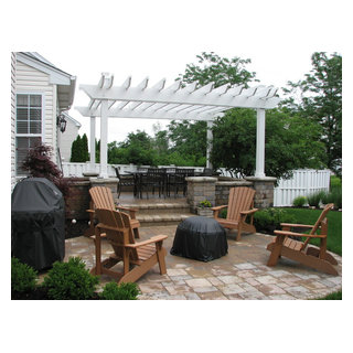 Wooden Garden Structures - Traditional - Patio - Chicago - by Runde's ...