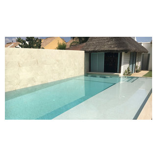 Piscinas ¡de sueño! con mosaico beige | Agua azul turquesa ...