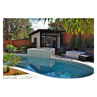 10x12 Poolside Retreat & Living Space - Contemporary - Pool - San ...