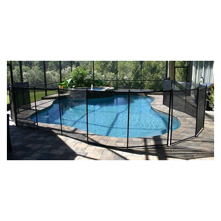 150 - Gated freeform pool with water feature in jacuzzi - Modern - Pool ...