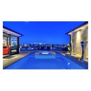 A Contemporary Sanctuary - Modern - Pool - Orange County - by Cantoni ...