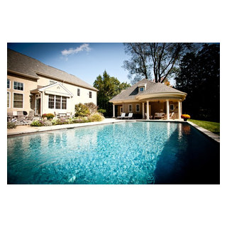 Aptly Suited Mixed Use - Klassisch - Pools - Philadelphia - von Chase ...