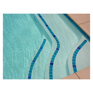 Aqua Glass Tile Pool with Jewel Accents- Maryland - Exotique - Piscine ...