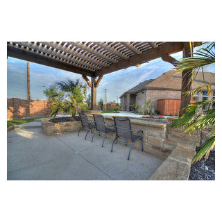 Auten - Combination Pool & Arbor - Contemporary - Patio - Dallas - by ...