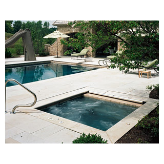 Auto Cover Pool and Spa in St. Charles - Traditional - Pool - Chicago ...