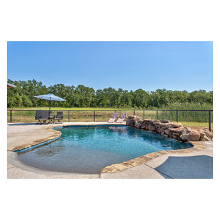 Beach Entry & Weeping Wall Pool - Traditional - Pool - Dallas - by ...