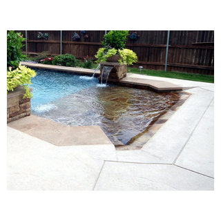 Beach Entry Pools - Costero - Piscina - Dallas - de Pulliam Pools | Houzz