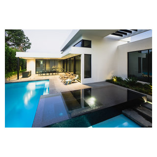 Black raised spa with white pool - Modern - Pool - Melbourne - by ...