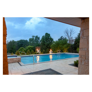 Burr Ridge Lap Pool with Raised Hot Tub and Waterfall - Klassisch ...