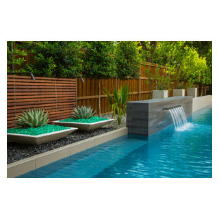 Cascade Springs Modern Pool - Contemporain - Piscine - Dallas - par ...