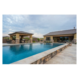 Contemporary Pool with Infinity Edge Spa - Pool - Phoenix - by Premier ...