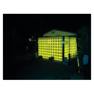 "Cracked ice" blocks custom outdoor shower - Modern - Pool - New York ...