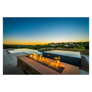 Crystal Falls - Contemporary - Pool - Austin - by KB Custom Pools | Houzz