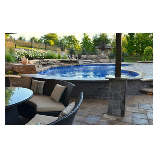Curvaceous Pool and multi level patio - Bord de Mer - Piscine - Toronto ...