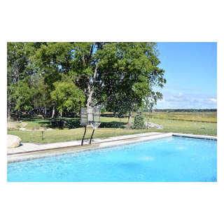 Custom Concrete Inground Pool with Laminar Jets - Independence, Iowa ...