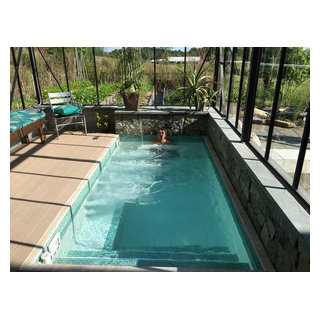 Custom glass and porcelain tile spa - Moderne - Piscine - Burlington ...