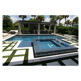 Custom Straight Edge Pool and Wet Edge Spa in Delray Beach, Florida ...
