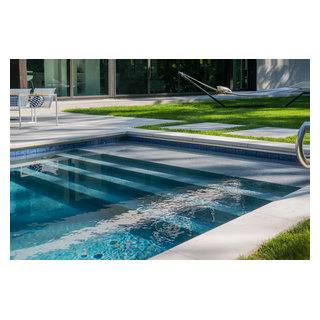 Glencoe, IL Smaller Swimming Pool with Full End Steps - Contemporary ...