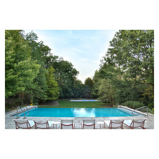 Glencoe, IL Vanishing Edge Swimming Pool with Auto Cover - Moderno ...