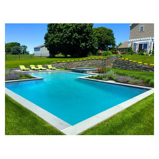 Gunite Pool and Spa with Custom Masonry Staircase and Walls ...