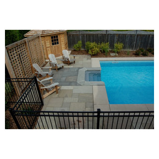 Hilliard - Traditional - Pool - Toronto - by Earthscape - Landscape ...