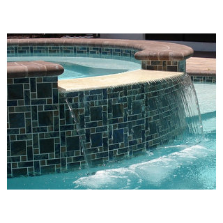 Howard - Traditional - Pool - Miami - by Seacrest Pools | Houzz