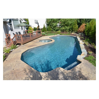 In Ground Swimming Pool with Flush Spa - Traditional - Pool ...