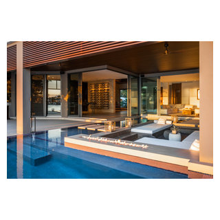 Infinity Edge Pool With Sunken Seating Area In Fort Lauderdale - Modern ...