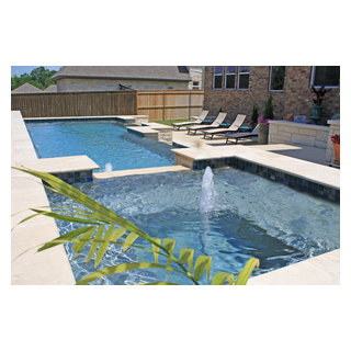 Las Colinas Vanishing edge with Spa (Temple Texas) - Modern - Pool ...