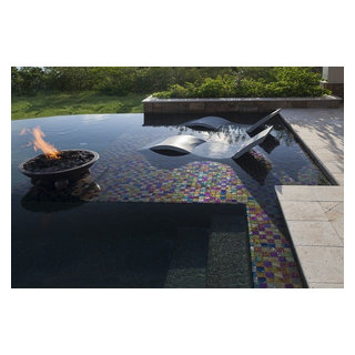 Lightstreams Glass Spa Tile | Black Iridescence and Bronze - Pool - San ...