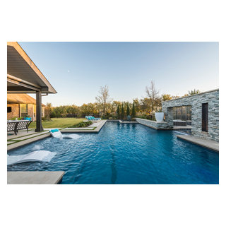 Lost Pines - Transitional - Pool - Dallas - by AquaTerra Outdoors | Houzz