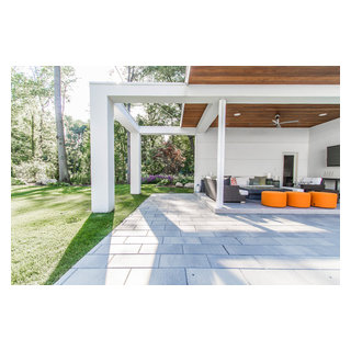 Modern Pool House - Modern - Pool - New York - by Stonewater ...